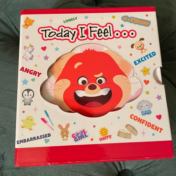 Disney | Other | Disneypixar Turning Red Meis Little Box Of Feelings ...